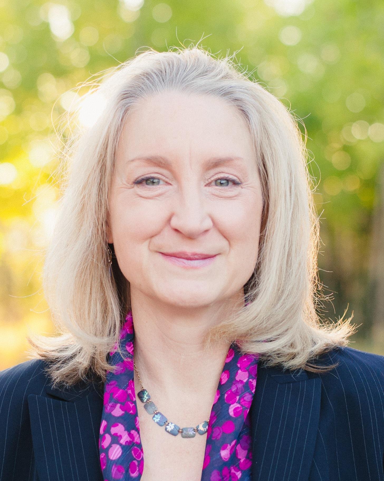 Julie Swaney's Instagram, Twitter & Facebook on IDCrawl